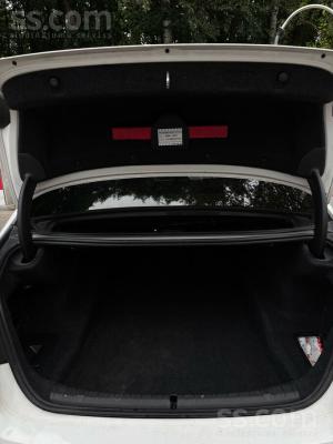 White BMW 520 2017 in Riga, with an engine capacity of 2.00 L and mileage of 375 thousand km for 14000 €, photo 11 on AUTOMOTO.COM.LV
