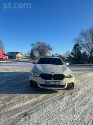Balts BMW 520 2018 Valmiera, ar dzinēja tilpumu 2.00 L un nobraukumu 248 tūkst. km par 19550 €, foto  vietnē AUTOMOTO.COM.LV