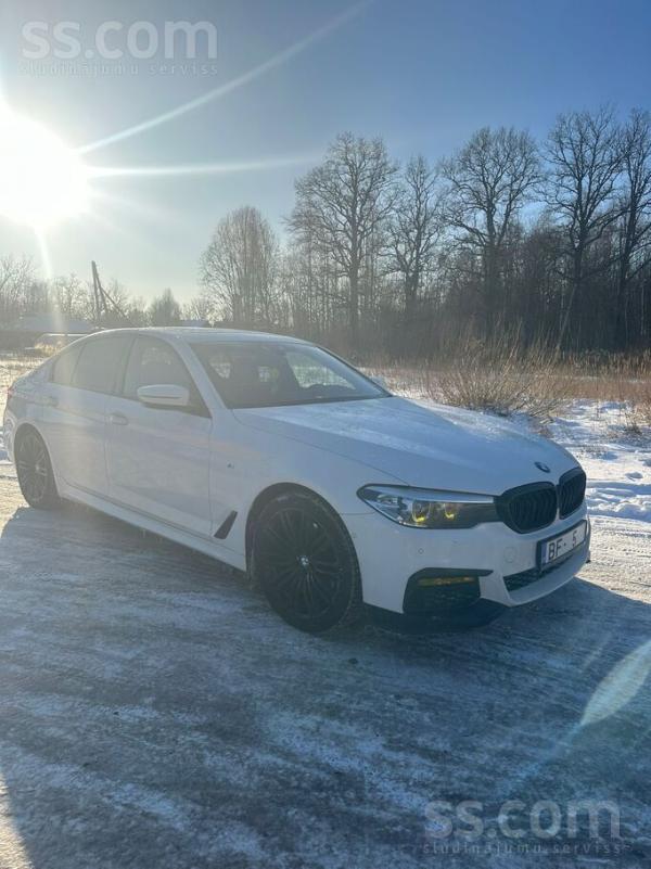 White BMW 520 2018 in Valmiera, with an engine capacity of 2.00 L and mileage of 248 thousand km for 19550 €, photo 3 on AUTOMOTO.COM.LV