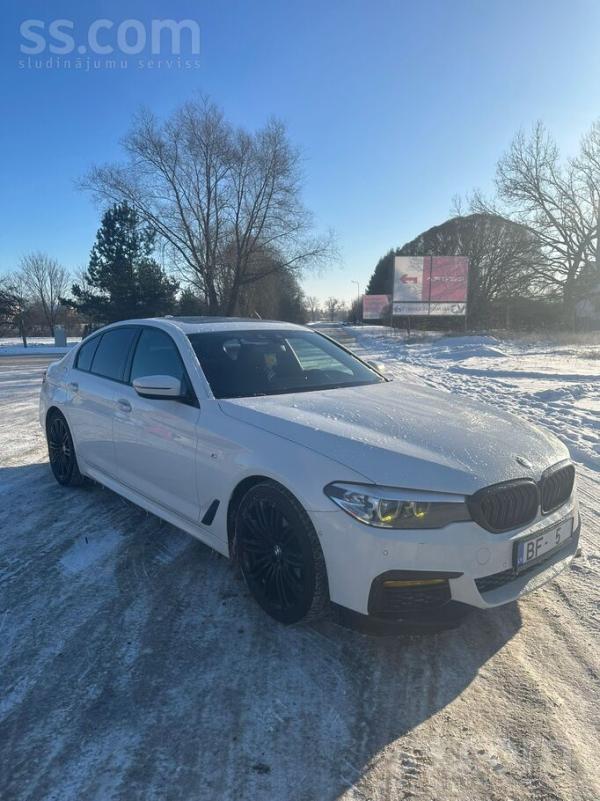 White BMW 520 2018 in Valmiera, with an engine capacity of 2.00 L and mileage of 248 thousand km for 19550 €, photo 10 on AUTOMOTO.COM.LV