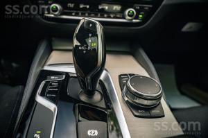 White BMW 520 2018 in Riga, with an engine capacity of 2.00 L and mileage of 0 thousand km for 18990 €, photo 11 on AUTOMOTO.COM.LV
