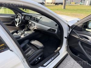 White BMW 520 2018 in Riga, with an engine capacity of 2.00 L and mileage of 0 thousand km for 18900 €, photo 7 on AUTOMOTO.COM.LV