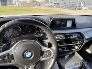 White BMW 520 2018 in Riga, with an engine capacity of 2.00 L and mileage of 0 thousand km for 18900 €, photo 9 on AUTOMOTO.COM.LV