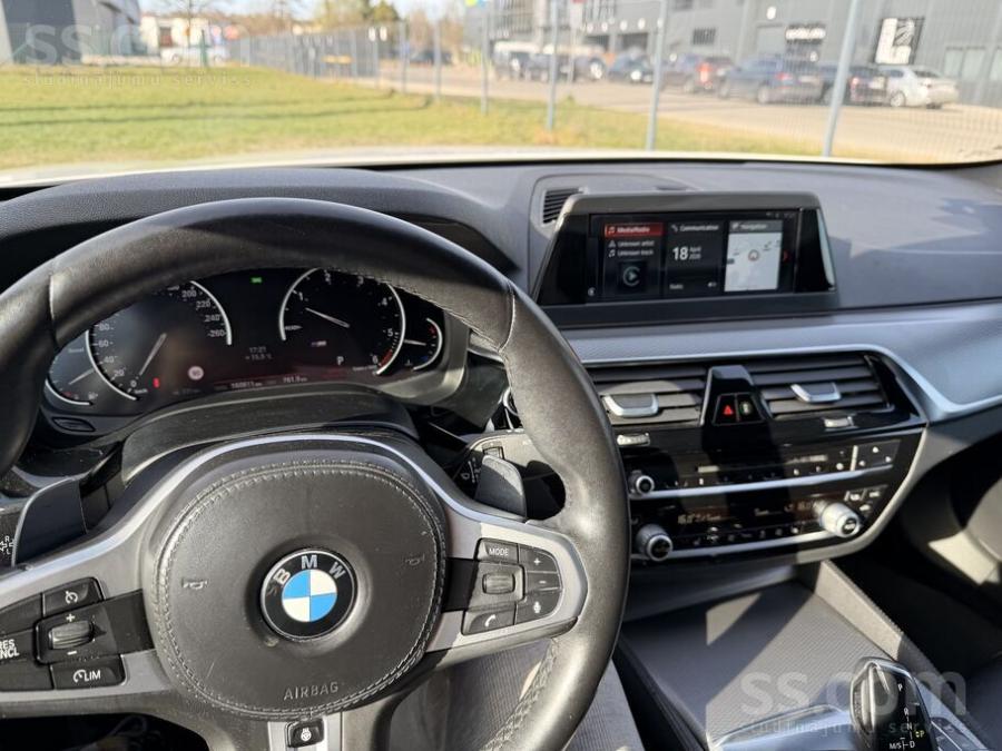 White BMW 520 2018 in Riga, with an engine capacity of 2.00 L and mileage of 0 thousand km for 18900 €, photo 9 on AUTOMOTO.COM.LV