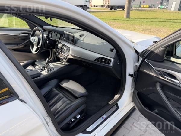 White BMW 520 2018 in Riga, with an engine capacity of 2.00 L and mileage of 0 thousand km for 18600 €, photo 6 on AUTOMOTO.COM.LV