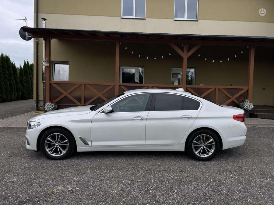 White BMW 520 2018 in Kursenai, with an engine capacity of 2.00 L and mileage of 120 thousand km for 18100 €, photo 5 on AUTOMOTO.COM.LV