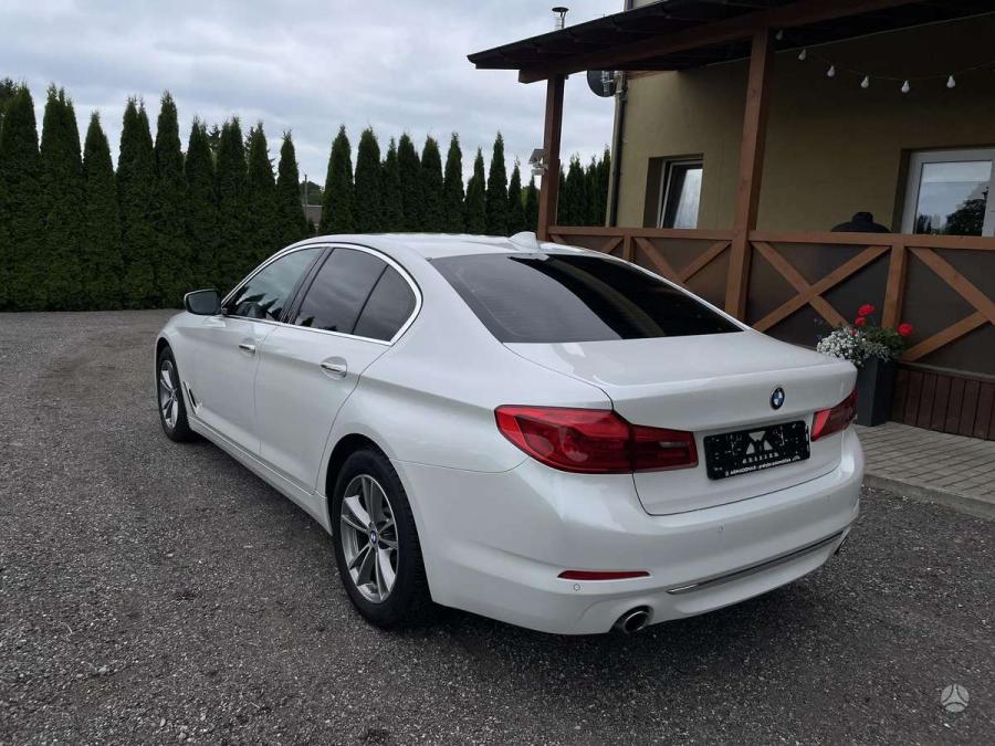 White BMW 520 2018 in Kursenai, with an engine capacity of 2.00 L and mileage of 120 thousand km for 18100 €, photo 6 on AUTOMOTO.COM.LV