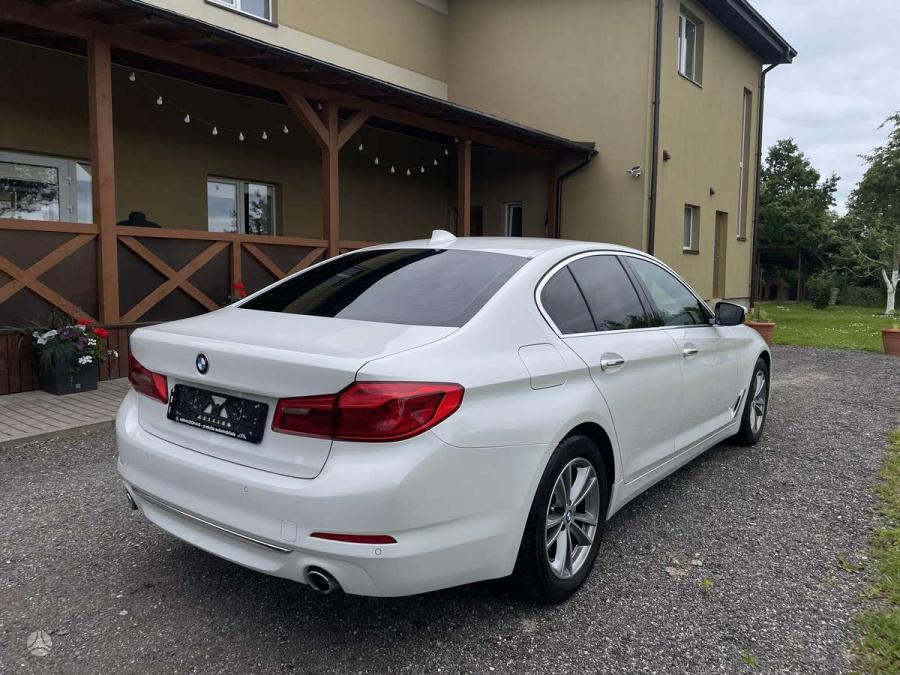 White BMW 520 2018 in Kursenai, with an engine capacity of 2.00 L and mileage of 120 thousand km for 18100 €, photo 8 on AUTOMOTO.COM.LV