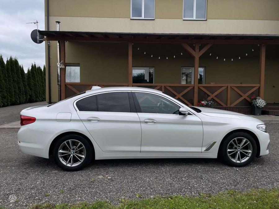 White BMW 520 2018 in Kursenai, with an engine capacity of 2.00 L and mileage of 120 thousand km for 18100 €, photo 9 on AUTOMOTO.COM.LV