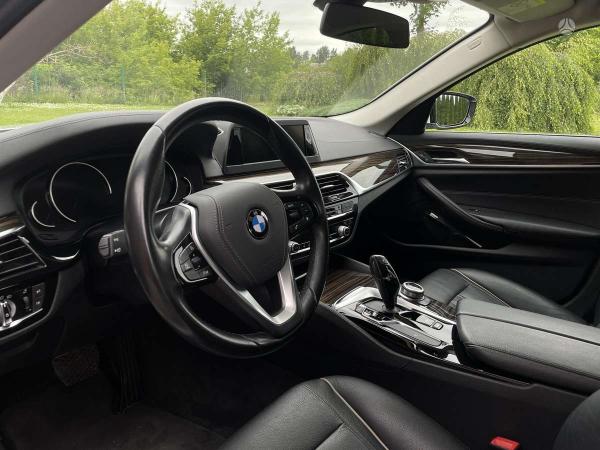 White BMW 520 2018 in Kursenai, with an engine capacity of 2.00 L and mileage of 120 thousand km for 18100 €, photo 9 on AUTOMOTO.COM.LV