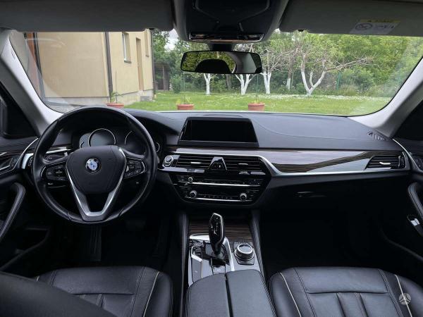 White BMW 520 2018 in Kursenai, with an engine capacity of 2.00 L and mileage of 120 thousand km for 18100 €, photo 10 on AUTOMOTO.COM.LV