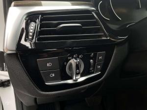 White BMW 520 2018 in Kursenai, with an engine capacity of 2.00 L and mileage of 120 thousand km for 18100 €, photo 12 on AUTOMOTO.COM.LV