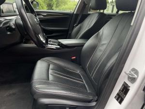 White BMW 520 2018 in Kursenai, with an engine capacity of 2.00 L and mileage of 120 thousand km for 18100 €, photo 20 on AUTOMOTO.COM.LV