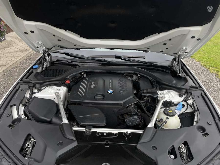 White BMW 520 2018 in Kursenai, with an engine capacity of 2.00 L and mileage of 120 thousand km for 18100 €, photo 27 on AUTOMOTO.COM.LV
