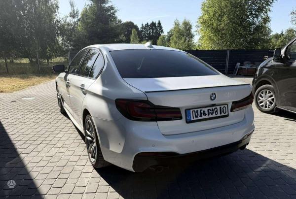 White BMW 520 2018 in Klaipeda, with an engine capacity of 2.00 L and mileage of 125 thousand km for 32500 €, photo 2 on AUTOMOTO.COM.LV