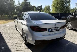 White BMW 520 2018 in Klaipeda, with an engine capacity of 2.00 L and mileage of 125 thousand km for 32500 €, photo 3 on AUTOMOTO.COM.LV