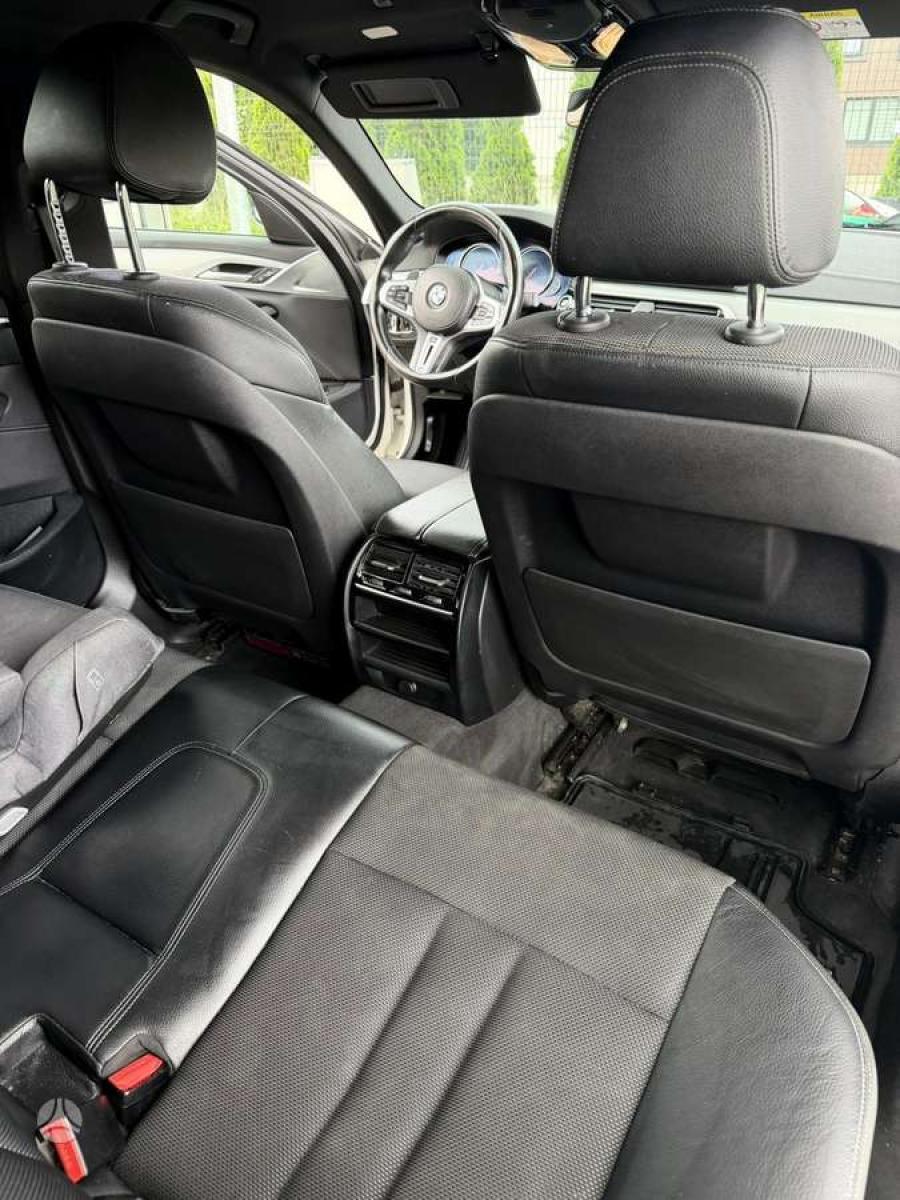 White BMW 520 2018 in Klaipeda, with an engine capacity of 2.00 L and mileage of 125 thousand km for 32500 €, photo 6 on AUTOMOTO.COM.LV