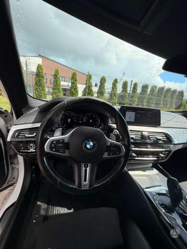 White BMW 520 2018 in Klaipeda, with an engine capacity of 2.00 L and mileage of 125 thousand km for 32500 €, photo 6 on AUTOMOTO.COM.LV