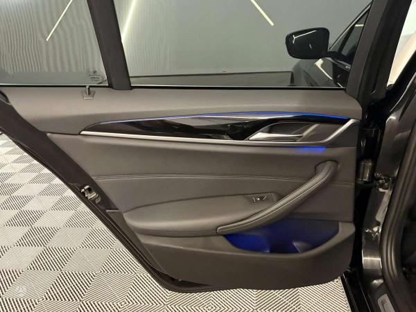 Balts BMW 520 2019 Marijampole, ar dzinēja tilpumu 2.00 L un nobraukumu 307 tūkst. km par 16350 €, foto 4 vietnē AUTOMOTO.COM.LV