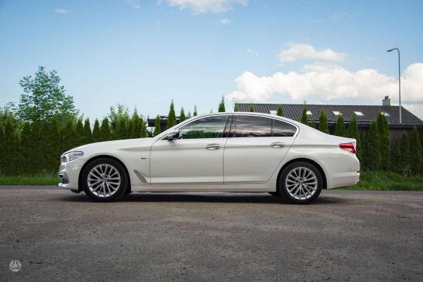 White BMW 520 2019 in Elektrenai, with an engine capacity of 2.00 L and mileage of 216 thousand km for 18950 €, photo 4 on AUTOMOTO.COM.LV