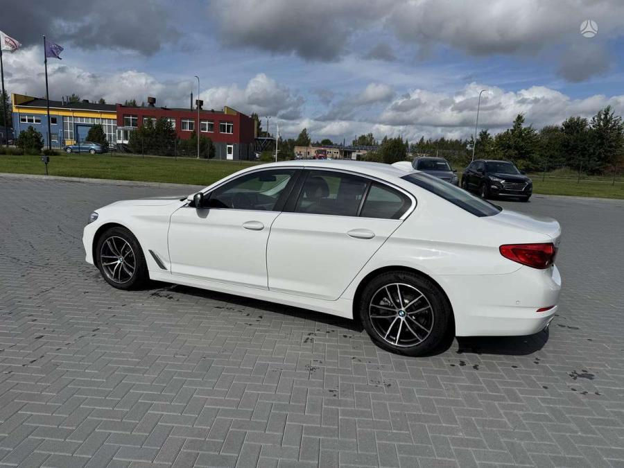 White BMW 520 2019 in Telschi, with an engine capacity of 2.00 L and mileage of 159 thousand km for 15999 €, photo 4 on AUTOMOTO.COM.LV