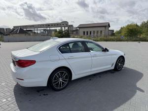 White BMW 520 2019 in Telschi, with an engine capacity of 2.00 L and mileage of 159 thousand km for 15999 €, photo 8 on AUTOMOTO.COM.LV