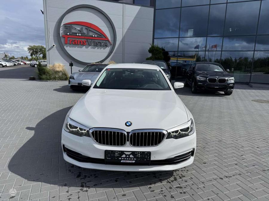 White BMW 520 2019 in Telschi, with an engine capacity of 2.00 L and mileage of 159 thousand km for 15999 €, photo 11 on AUTOMOTO.COM.LV