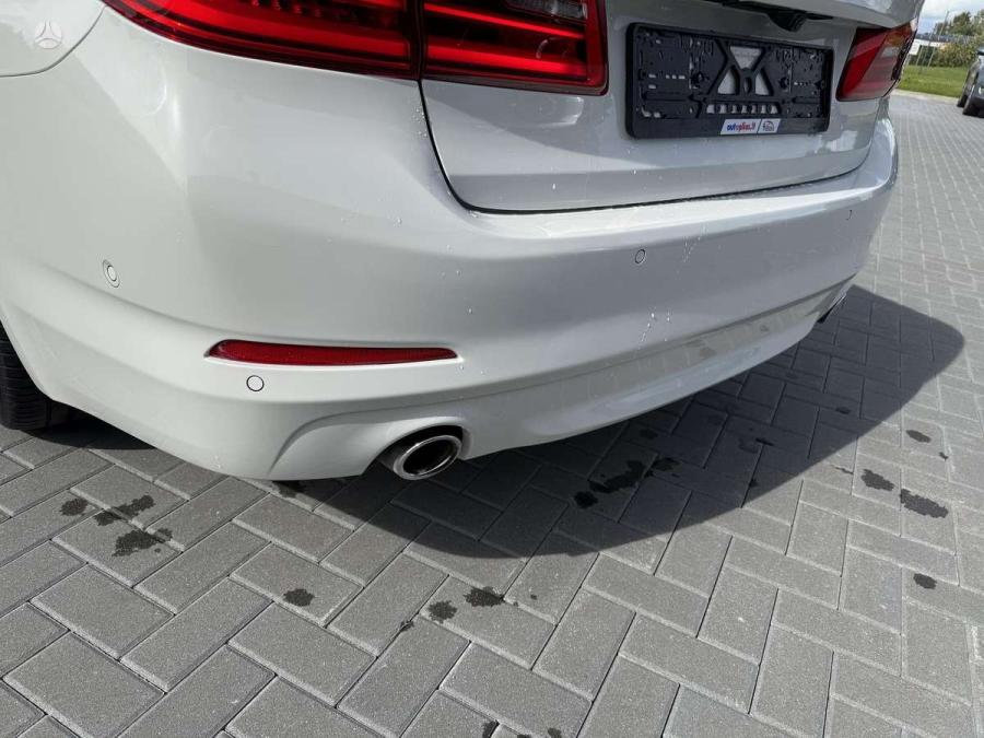 White BMW 520 2019 in Telschi, with an engine capacity of 2.00 L and mileage of 159 thousand km for 15999 €, photo 15 on AUTOMOTO.COM.LV