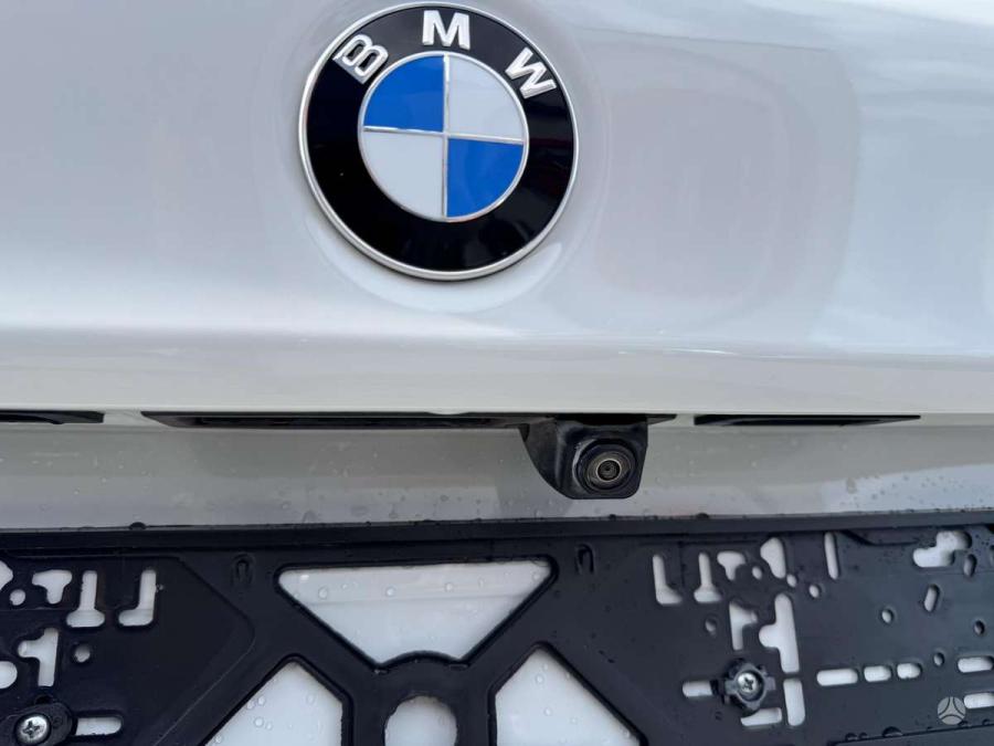 White BMW 520 2019 in Telschi, with an engine capacity of 2.00 L and mileage of 159 thousand km for 15999 €, photo 16 on AUTOMOTO.COM.LV