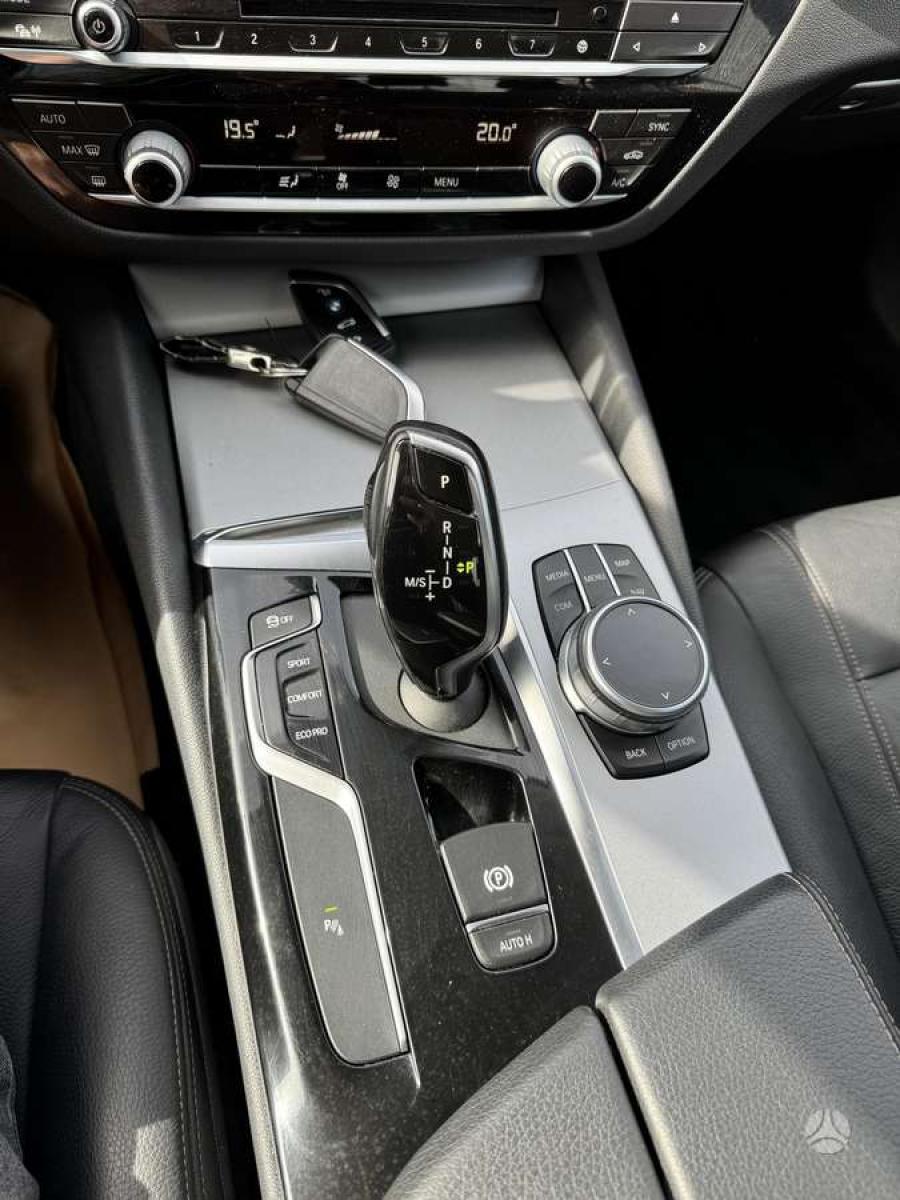 White BMW 520 2019 in Telschi, with an engine capacity of 2.00 L and mileage of 159 thousand km for 15999 €, photo 24 on AUTOMOTO.COM.LV