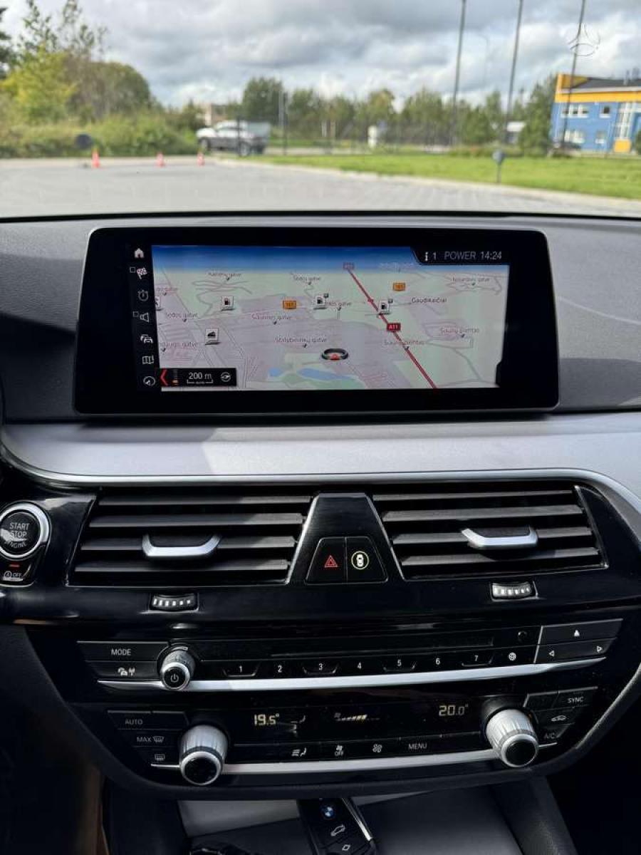 White BMW 520 2019 in Telschi, with an engine capacity of 2.00 L and mileage of 159 thousand km for 15999 €, photo 33 on AUTOMOTO.COM.LV