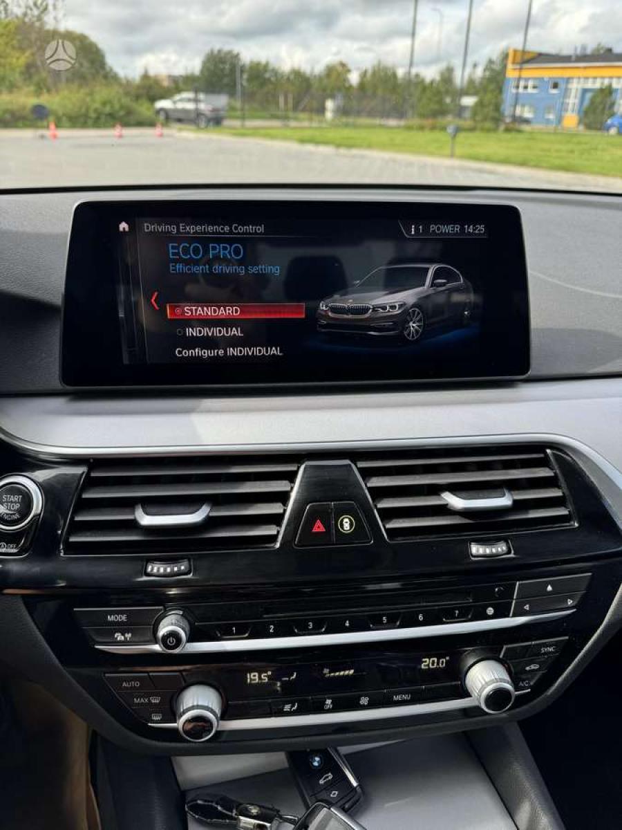 White BMW 520 2019 in Telschi, with an engine capacity of 2.00 L and mileage of 159 thousand km for 15999 €, photo 35 on AUTOMOTO.COM.LV