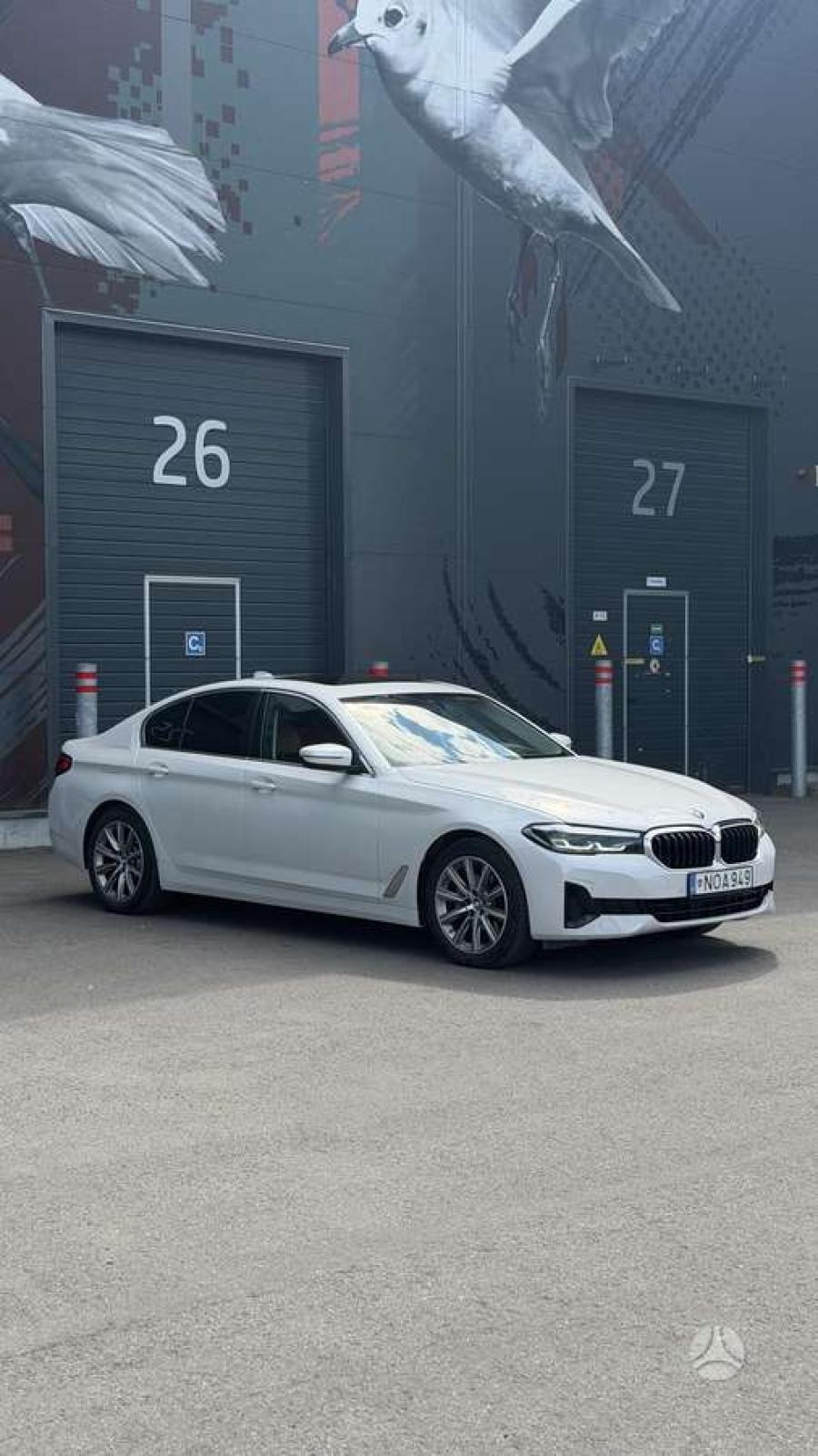 White BMW 520 2022 in Kaunas, with an engine capacity of 2.00 L and mileage of 47 thousand km for 29500 €, photo 3 on AUTOMOTO.COM.LV