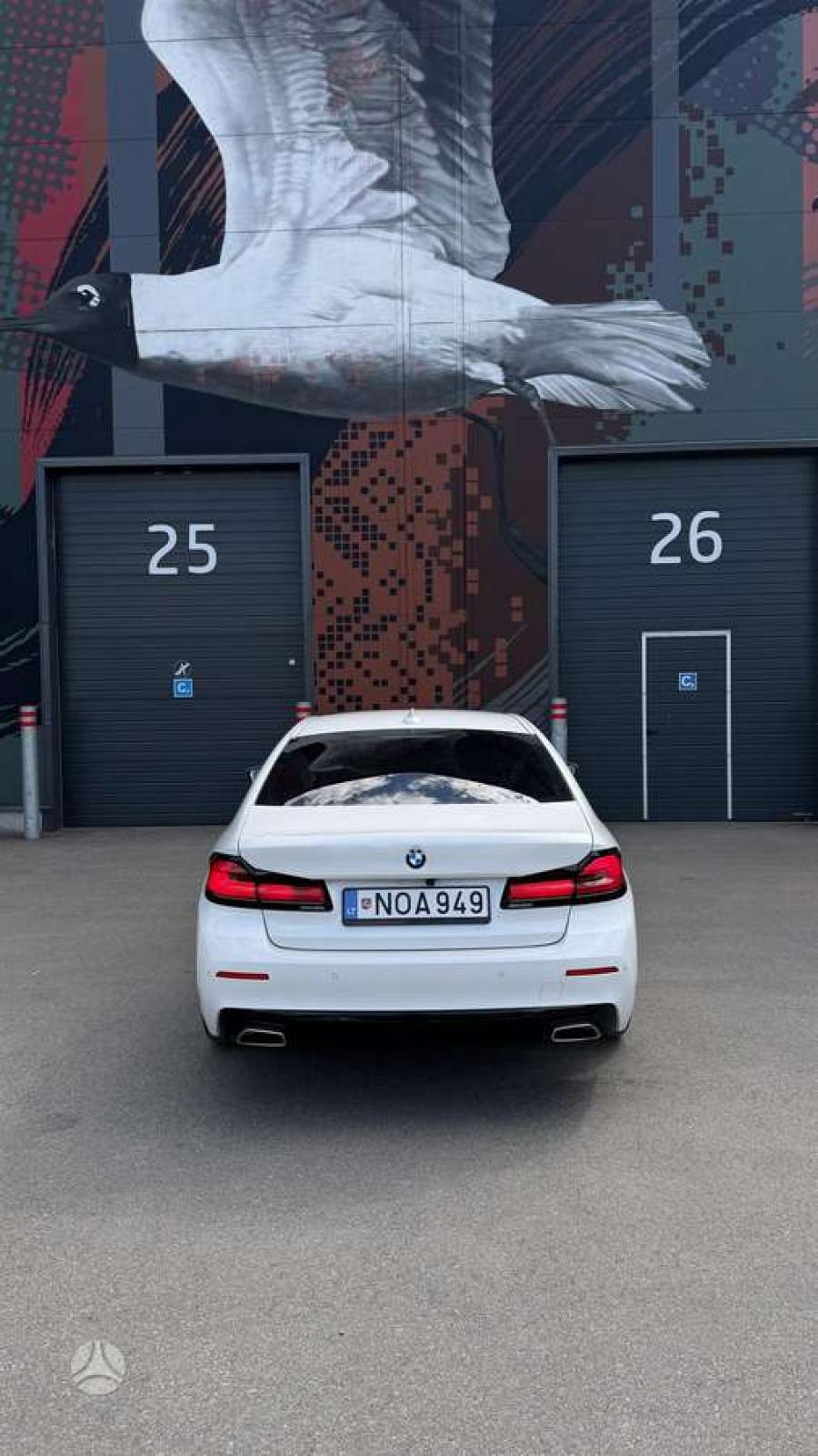 White BMW 520 2022 in Kaunas, with an engine capacity of 2.00 L and mileage of 47 thousand km for 29500 €, photo 6 on AUTOMOTO.COM.LV