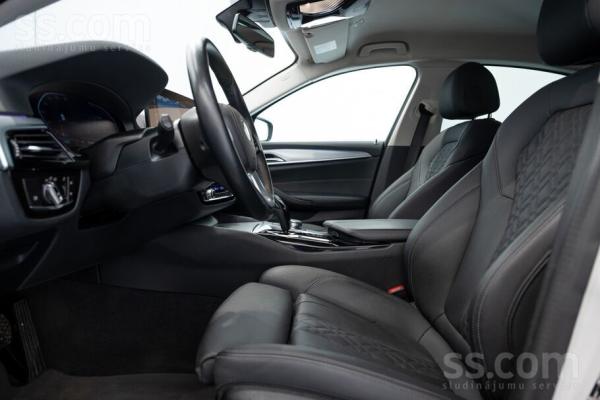 Balts BMW 520 2022 Rīga, ar dzinēja tilpumu 2.00 L un nobraukumu 111 tūkst. km par 30900 €, foto 6 vietnē AUTOMOTO.COM.LV
