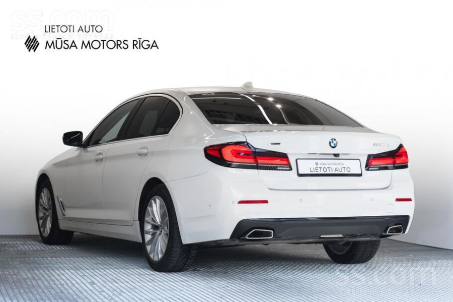 White BMW 520 2022 in Riga, with an engine capacity of 2.00 L and mileage of 111 thousand km for 30900 €, photo 9 on AUTOMOTO.COM.LV