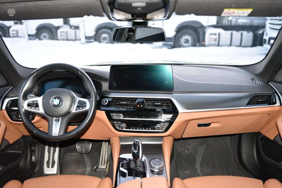 Balts BMW 520 2023 Viļņa, ar dzinēja tilpumu 2.00 L un nobraukumu 79 tūkst. km par 36000 €, foto 24 vietnē AUTOMOTO.COM.LV