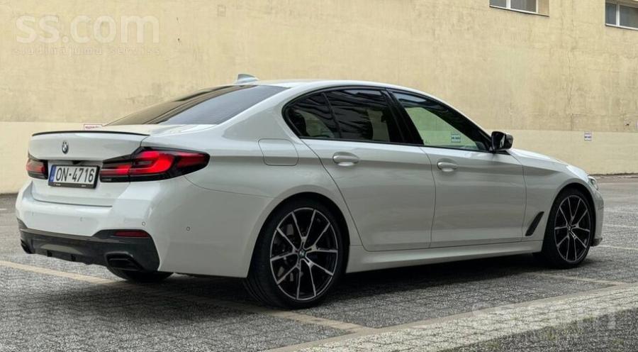 Balts BMW 520 2023 Rīga, ar dzinēja tilpumu 2.00 L un nobraukumu 165 tūkst. km par 33500 €, foto 3 vietnē AUTOMOTO.COM.LV
