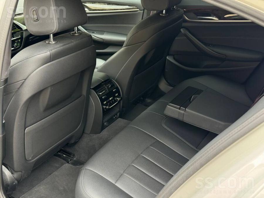 Balts BMW 520 2023 Rīga, ar dzinēja tilpumu 2.00 L un nobraukumu 165 tūkst. km par 33500 €, foto 17 vietnē AUTOMOTO.COM.LV