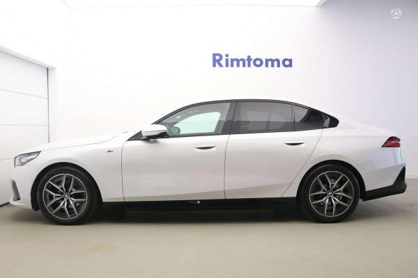 Balts BMW 520 2023 Viļņa, ar dzinēja tilpumu 2.00 L un nobraukumu 61 tūkst. km par 49990 €, foto 6 vietnē AUTOMOTO.COM.LV