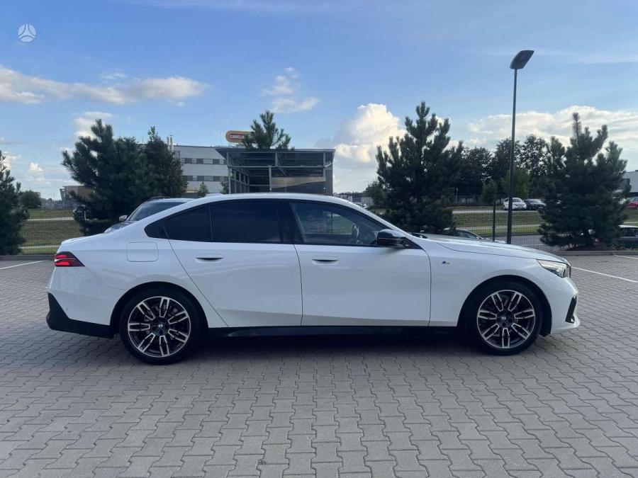 Белый БМВ 520 2023 в Каунас, объемом двигателя 2.00 л и пробегом 176 тыс. км за 46500 €, фото 9 на AUTOMOTO.COM.LV