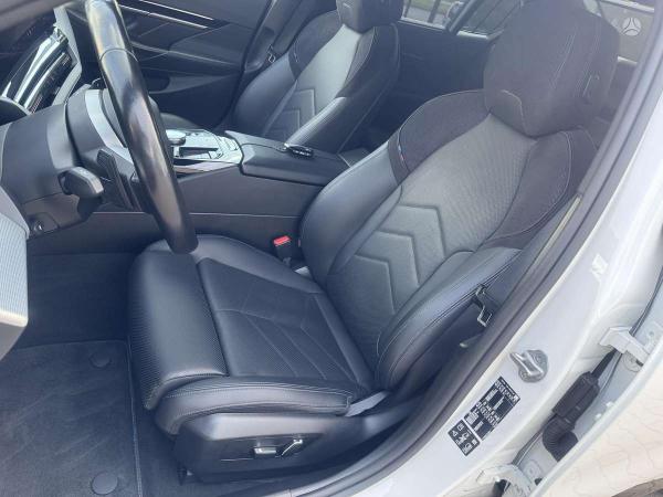 White BMW 520 2023 in Kaunas, with an engine capacity of 2.00 L and mileage of 176 thousand km for 46500 €, photo 11 on AUTOMOTO.COM.LV