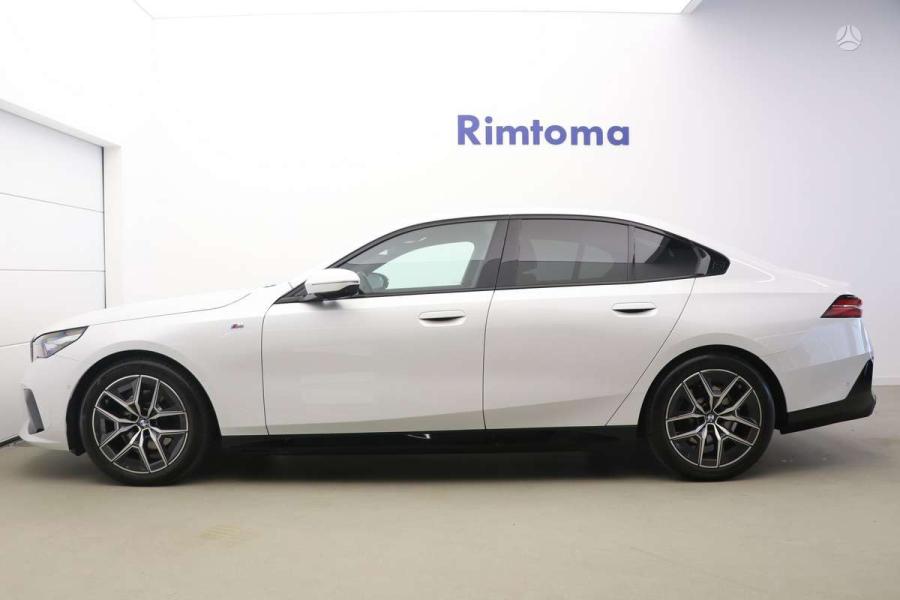 Balts BMW 520 2023 Viļņa, ar dzinēja tilpumu 2.00 L un nobraukumu 61 tūkst. km par 49990 €, foto 6 vietnē AUTOMOTO.COM.LV