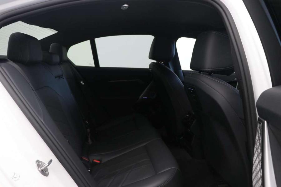 Balts BMW 520 2023 Viļņa, ar dzinēja tilpumu 2.00 L un nobraukumu 61 tūkst. km par 49990 €, foto 15 vietnē AUTOMOTO.COM.LV