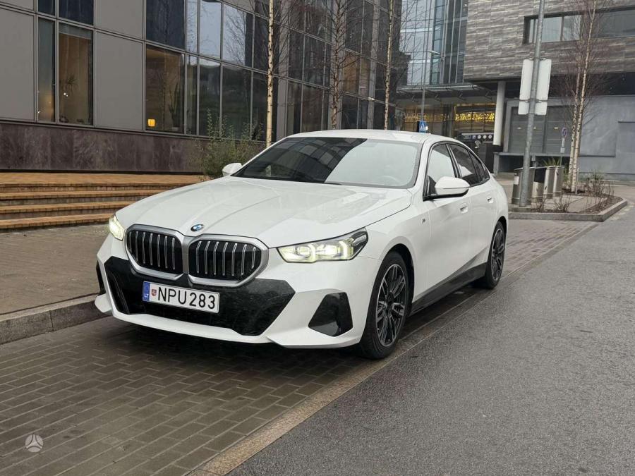 Balts BMW 520 2024 Viļņa, ar dzinēja tilpumu 2.00 L un nobraukumu 181 tūkst. km par 48000 €, foto 2 vietnē AUTOMOTO.COM.LV