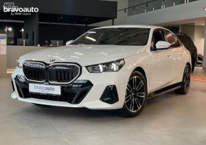White BMW 520 2025 in Klaipeda, with an engine capacity of 2.00 L and mileage of 20 thousand km for 59771 €, photo  on AUTOMOTO.COM.LV