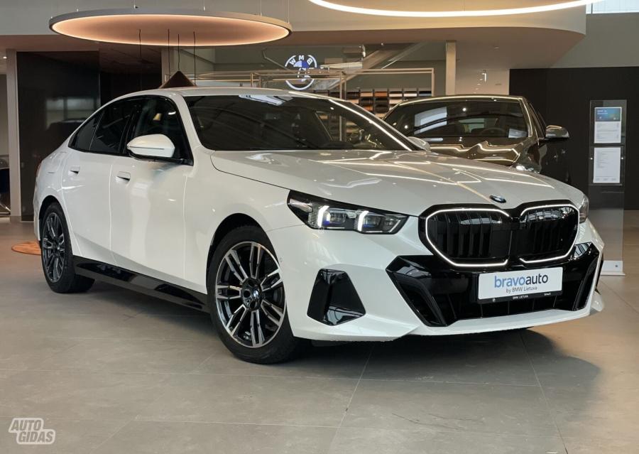White BMW 520 2025 in Klaipeda, with an engine capacity of 2.00 L and mileage of 20 thousand km for 59771 €, photo 4 on AUTOMOTO.COM.LV