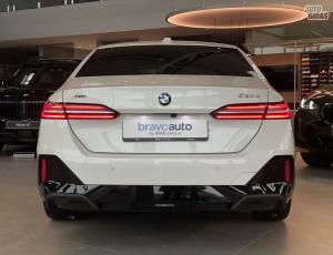 White BMW 520 2025 in Klaipeda, with an engine capacity of 2.00 L and mileage of 20 thousand km for 59771 €, photo 6 on AUTOMOTO.COM.LV