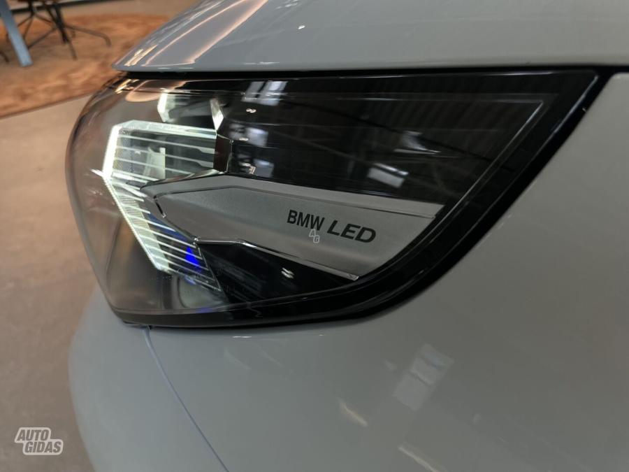 White BMW 520 2025 in Klaipeda, with an engine capacity of 2.00 L and mileage of 20 thousand km for 59771 €, photo 10 on AUTOMOTO.COM.LV