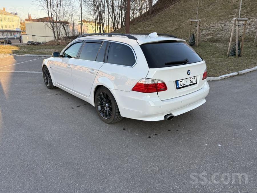 White BMW 520 2008 in Rezekne, with an engine capacity of 2.00 L and mileage of 294 thousand km for 4700 €, photo 4 on AUTOMOTO.COM.LV